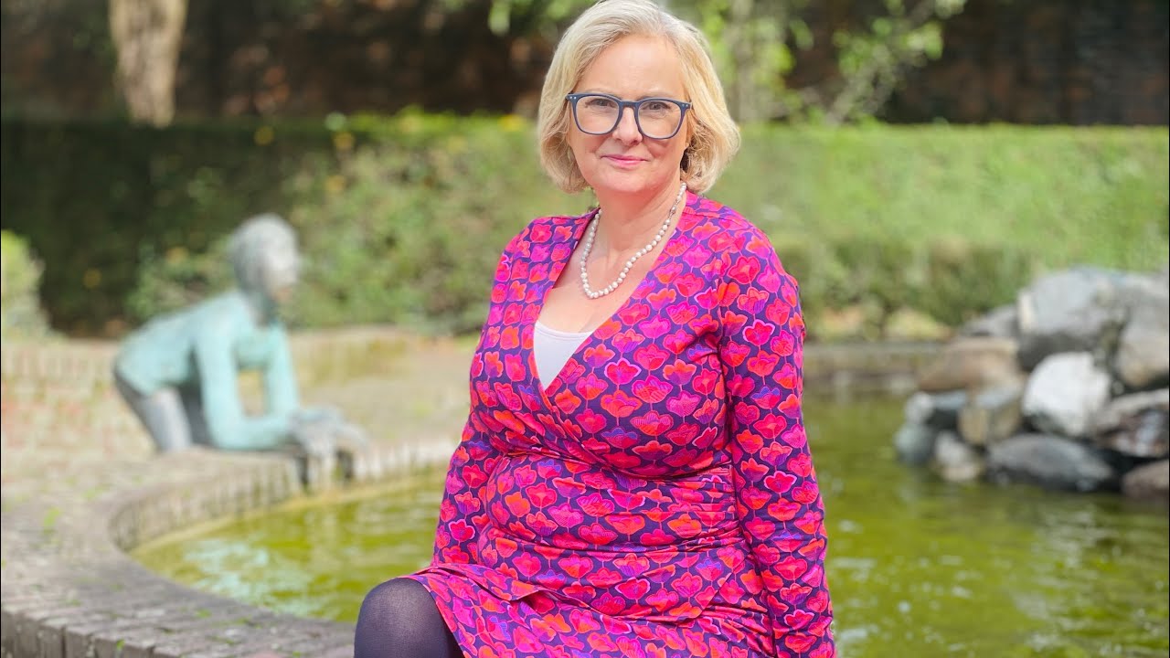 a colourful dress tryon by Lien & Geil - YouTube