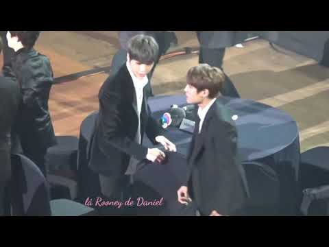 [WANNA ONE] Daniel-ah even tho your legs are long, dont take 2 stairs.