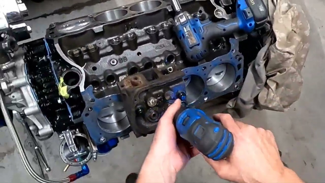 302 SBF piston flycutting. - YouTube