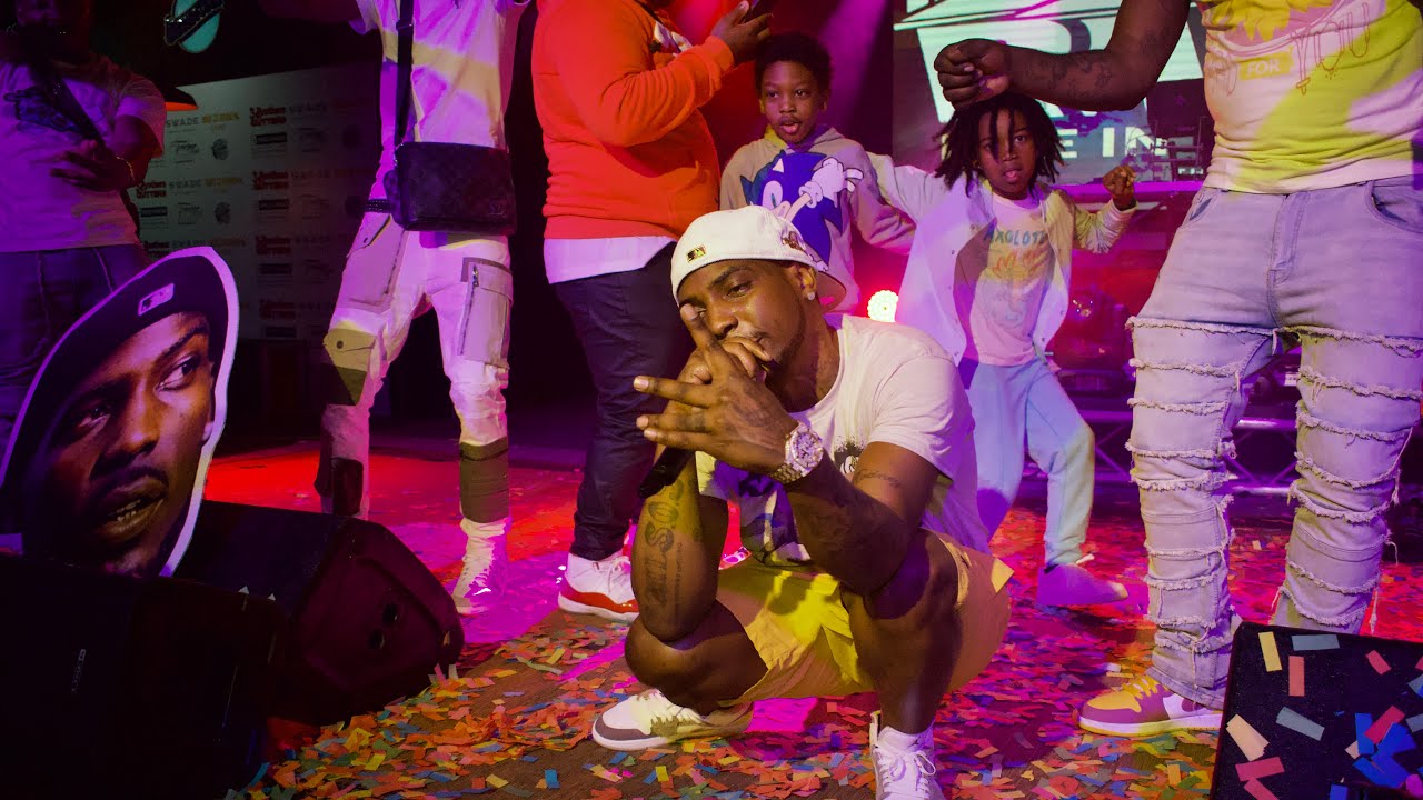 @Rahli Rahli performed live at the Diamond music hall - YouTube