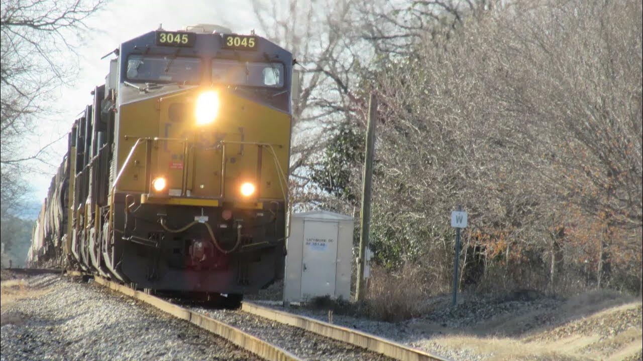 CSX ES44AH 3045 Leads Q653 With Friendly Crew - YouTube