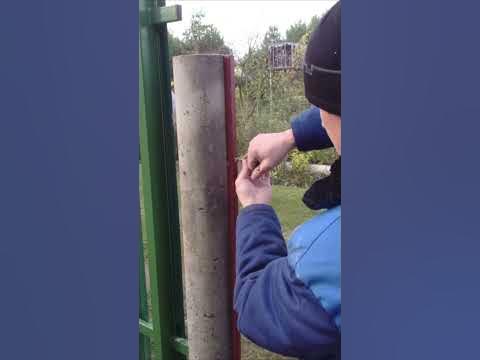 Круглые бетонные столбы забора. Крепление. - YouTube