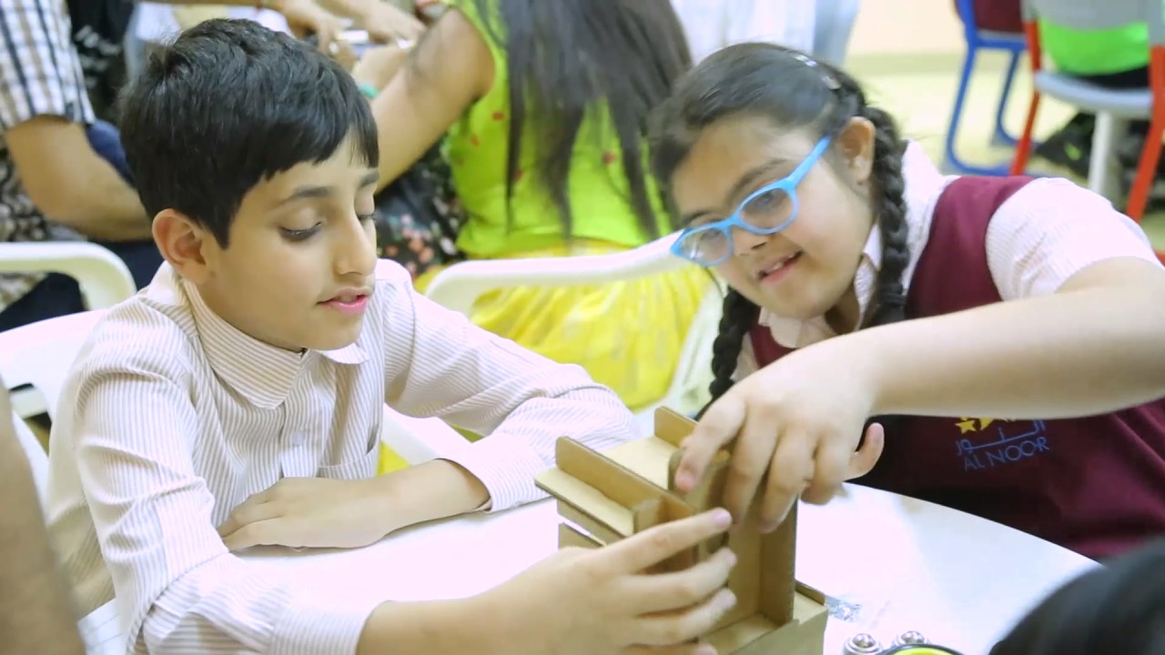 CAR ROBOT AL NOOR - YouTube