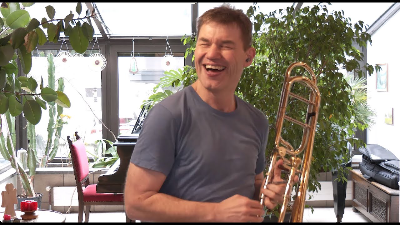 Alex sagt, dass das Ensemble sein Leben ist und die Volksmusik das ...