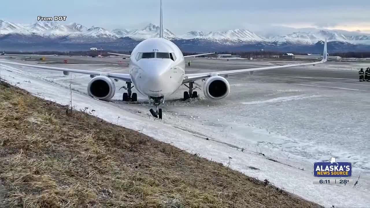 Mechanics ‘inadvertently’ taxi Alaska Airlines plane into ditch at Ted ...