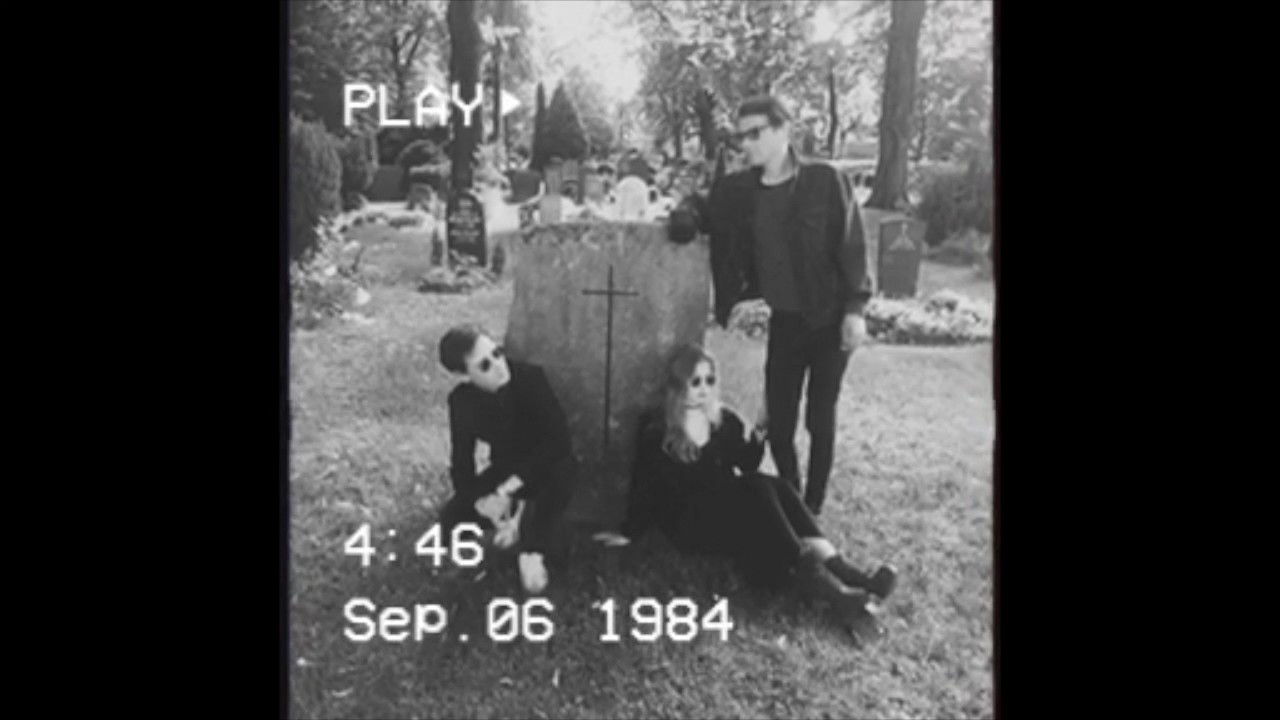 Goth A Plast Bauchmensch - YouTube