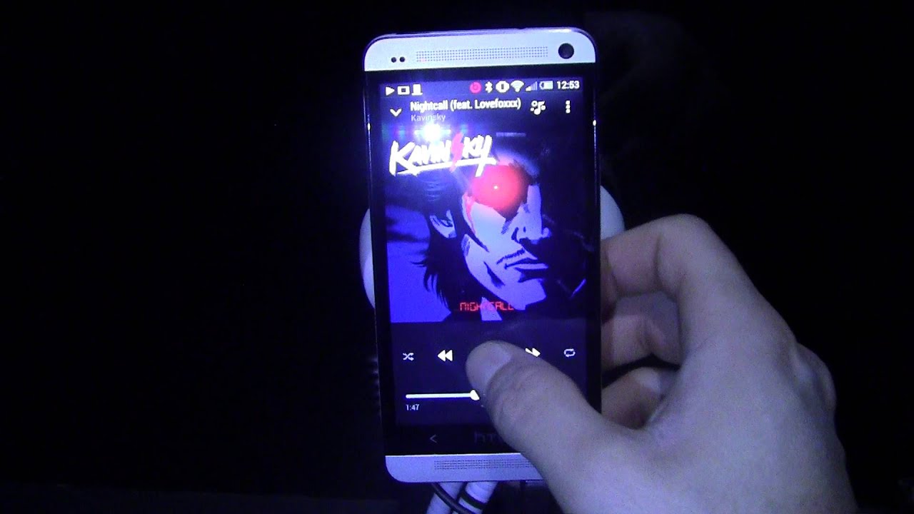 HTC One BoomSound test - YouTube