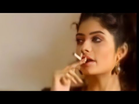 Madiha Iftikha And Humaima Malick Smoking Cigarette - YouTube