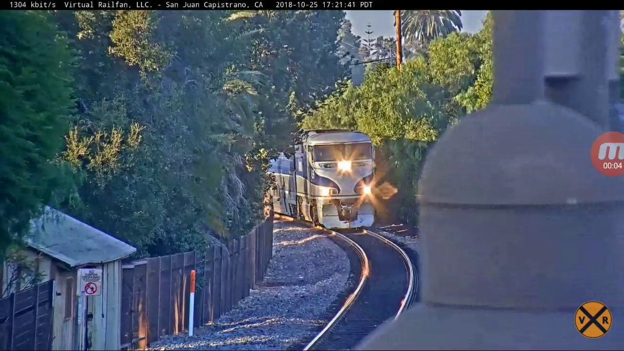 Amtrak Pacific Surfliner 459 Passenger Train - YouTube