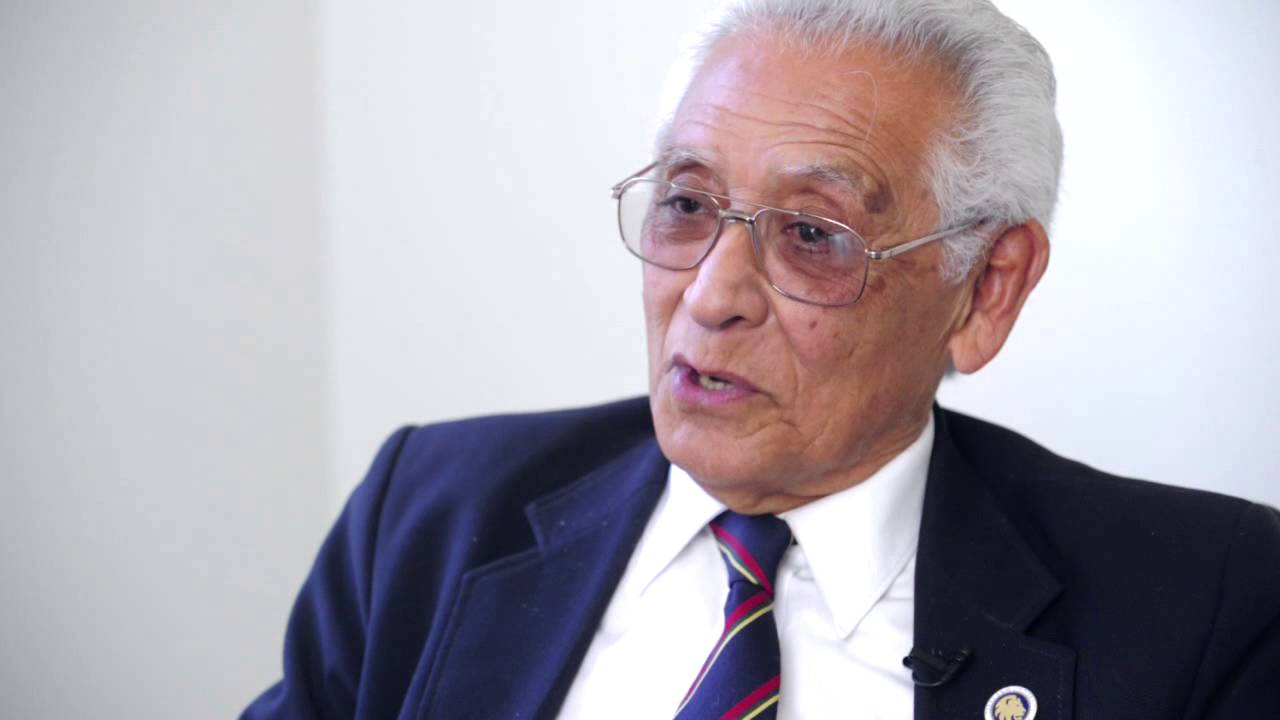 Distinguished Alumni 2014, Robert Galvan - YouTube