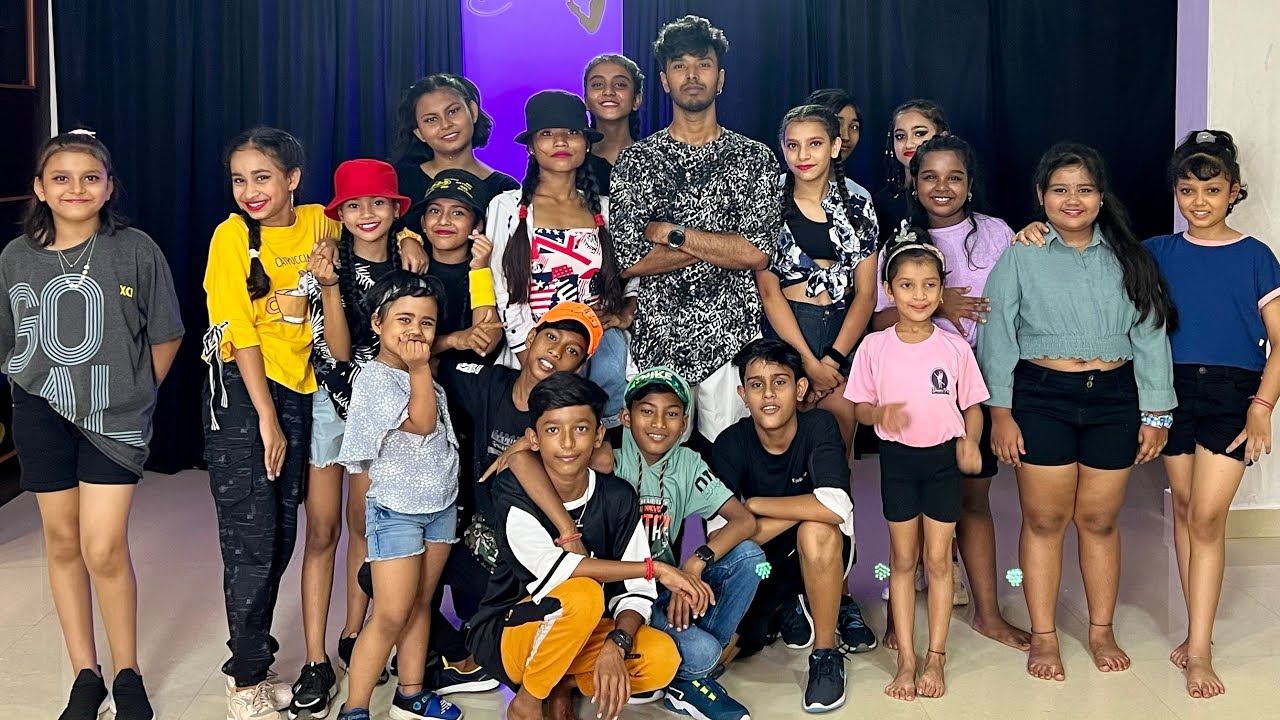 Team Salut- Boom Bam Dance Cover/ Choreographer Raja Das with students ...
