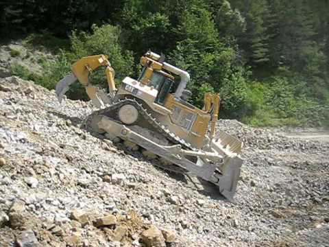 Dozer CATERPILLAR D 11 T - YouTube