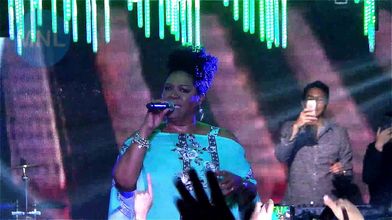 MAKE IT EASY ON ME (Sybil | 2019 Momentum Live MNL) - YouTube
