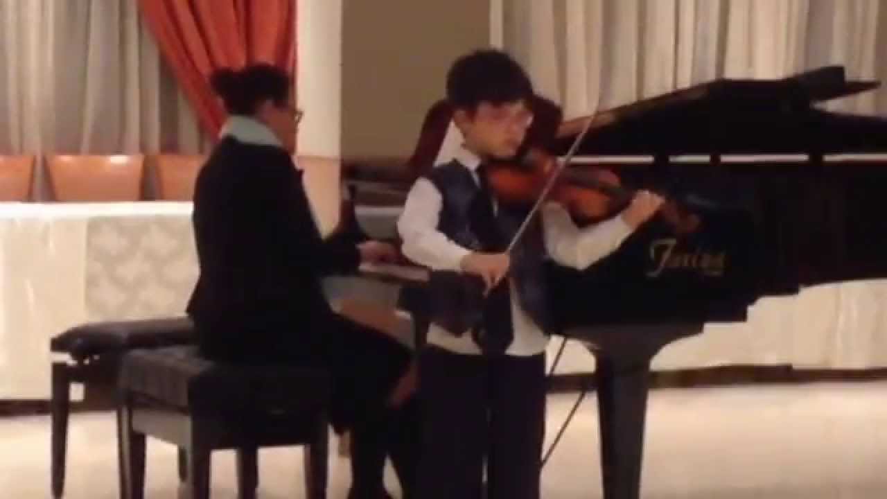 A. Vivaldi in La minore - I mov. plays Alexander Leon Cerisha (7 years ...