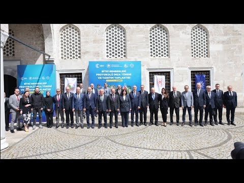Yıldız Teknik Üniversitesi'nde (YTÜ) şehirlere özel 'Bitki Rehberleri Projesi'nin tanıtımı yapıldı