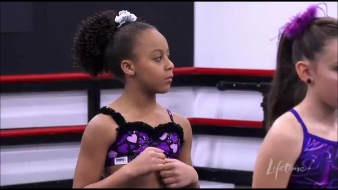 Dance Moms: Nia Loses the Main Role (Season 2, Episode 4) - YouTube
