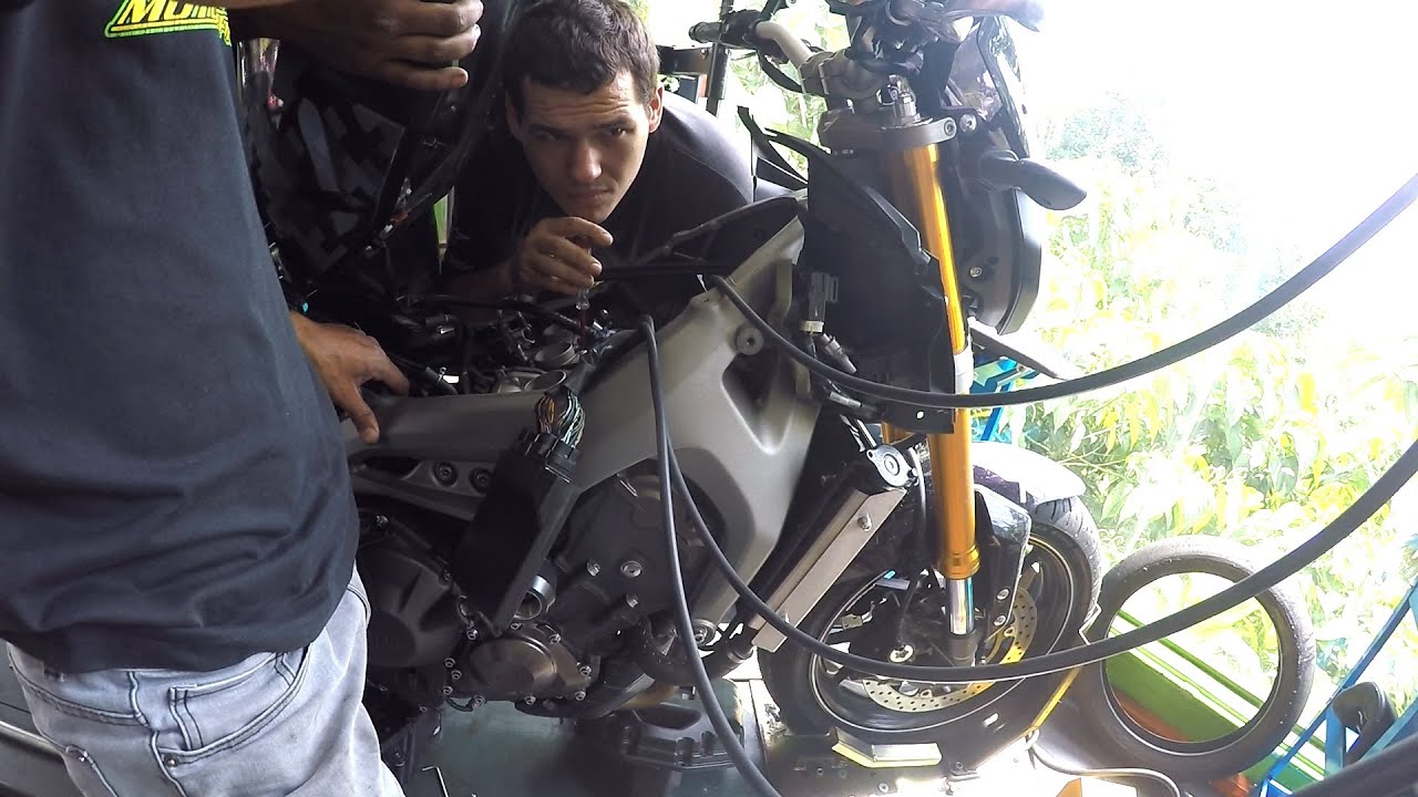 Yamaha MT-09 FZ-09 Throttle Body Sync - YouTube
