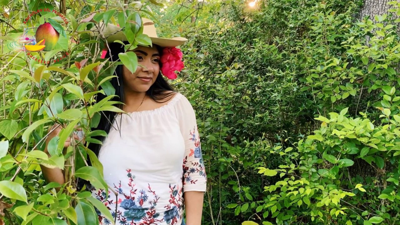 Flor del rio--Daniela . . - YouTube