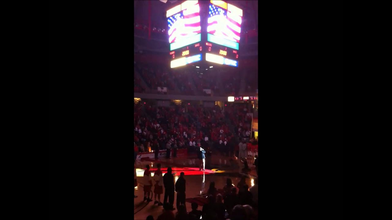 Jim Cornelison sings the National Anthem at Illinois State University ...