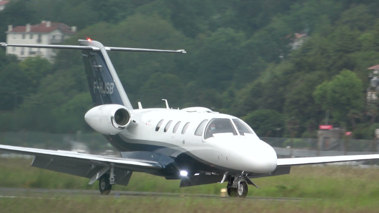 Cessna 525 Citation M2 (F-HJSB) landing San Sebastian (EAS/LESO) - YouTube