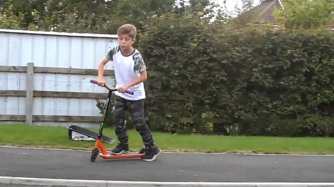 street scoot ep1 - YouTube