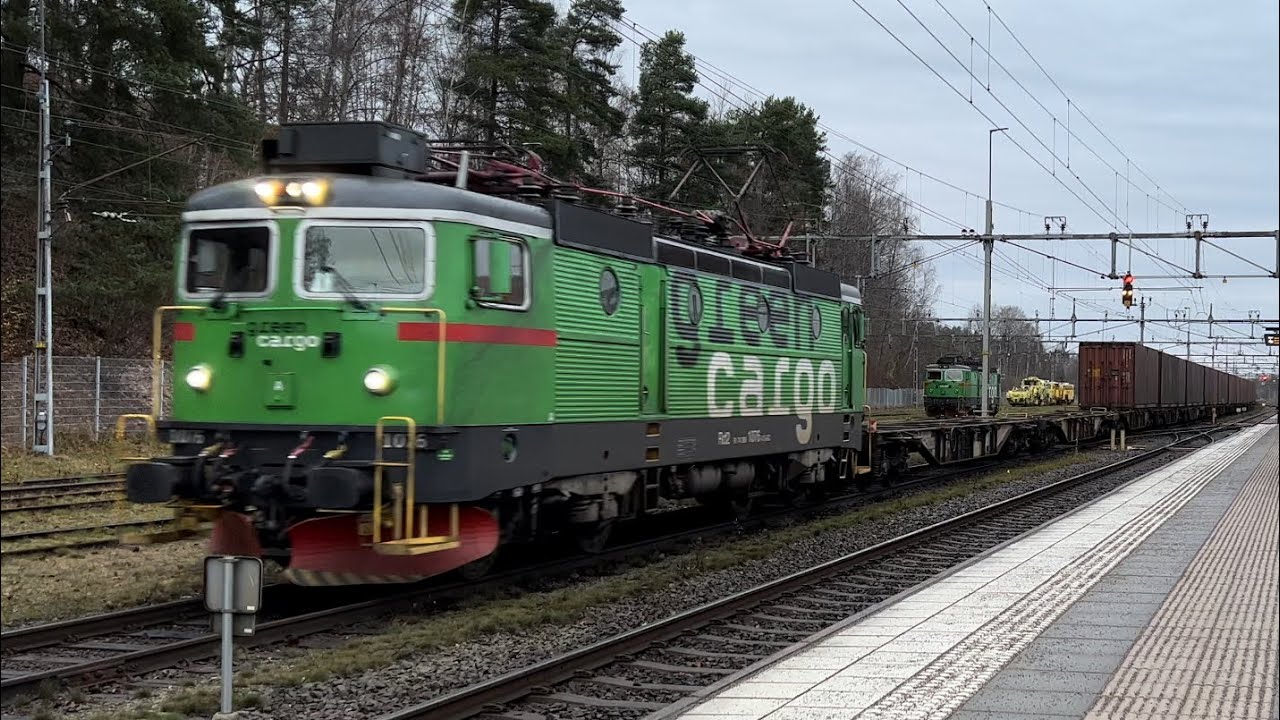 Green Cargo Train in Värnamo. Sweden - YouTube