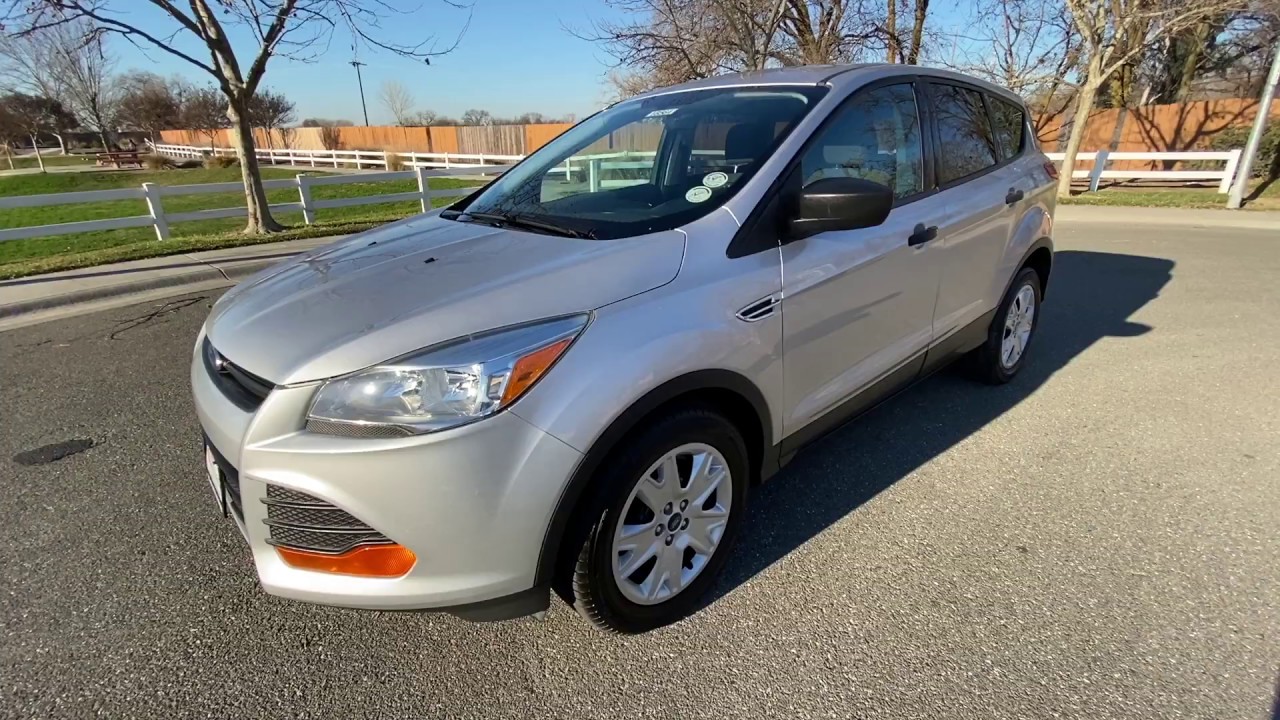 Walk Around Review for the 2016 Ford Escape - YouTube