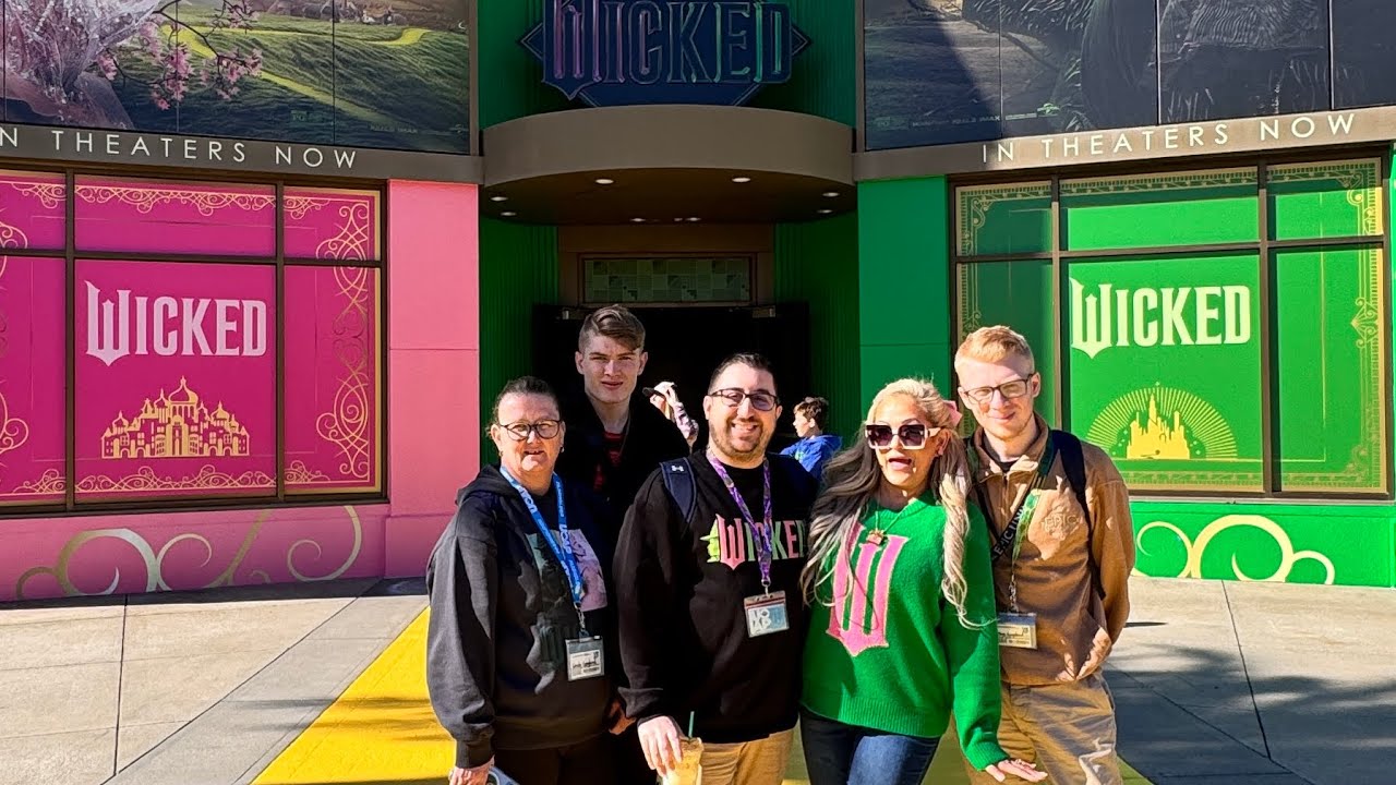 🔴LIVE: Wicked Store at Universal Orlando Resort - YouTube