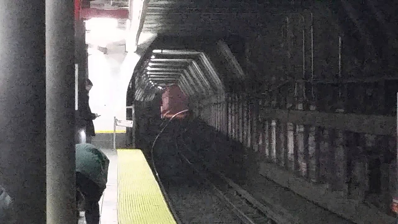 MBTA Orange Line Train @ Chinatown - YouTube