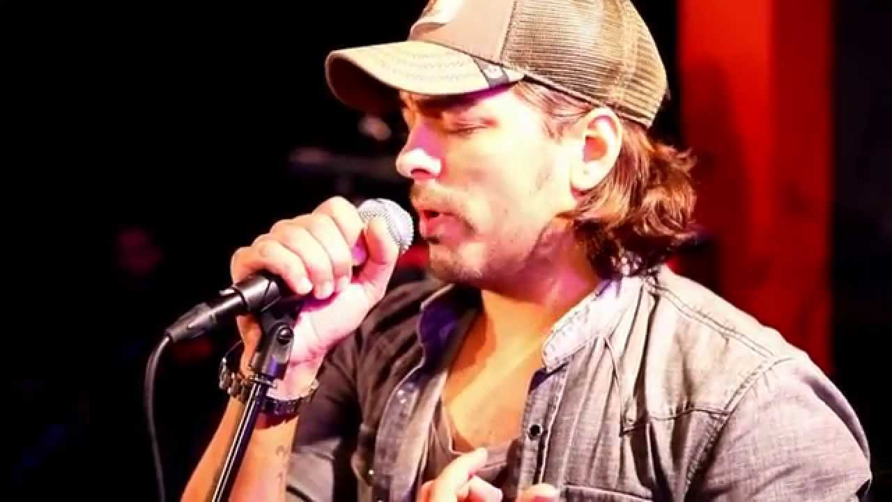 Waylon - Love Me (live @ BNN That's Live - 3FM) - YouTube Music