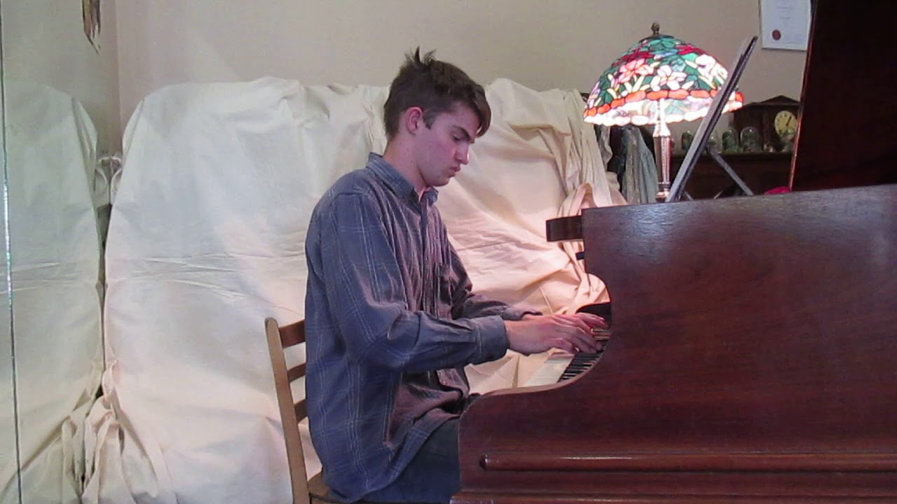 Iain Sutherland on Piano - YouTube