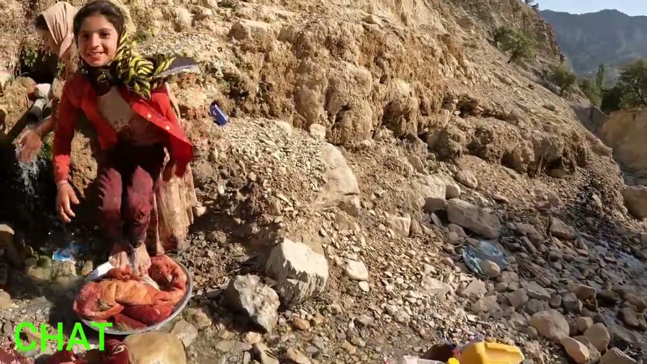 "The life of a nomadic family in search of drinking water and washing ...