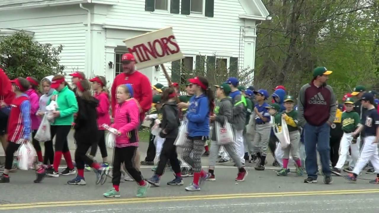 2016 Holliston Baseball & Soccer parade - YouTube