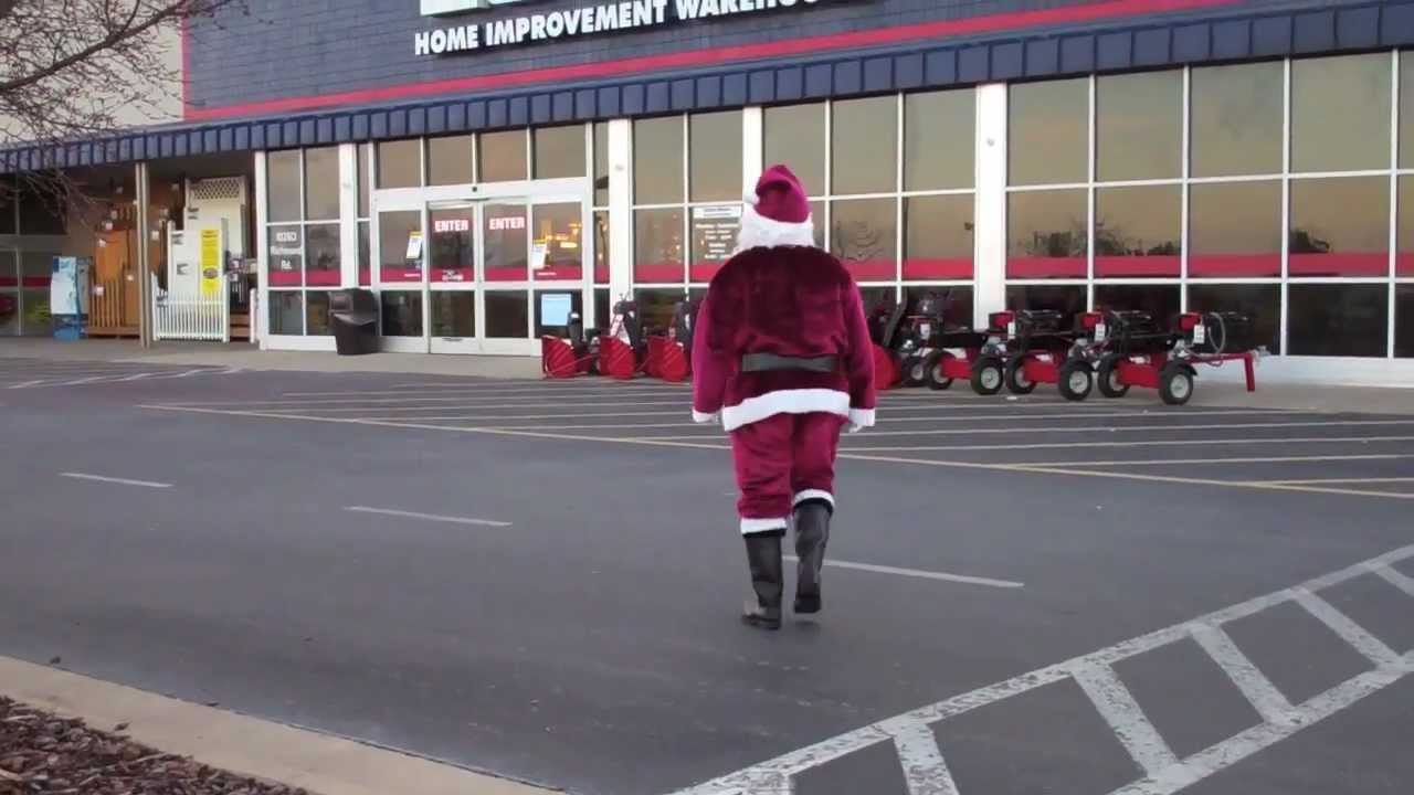 Funny - Dancing Santa! Funniest Santa EVER - HIDDEN CAMERA TROLLING ...
