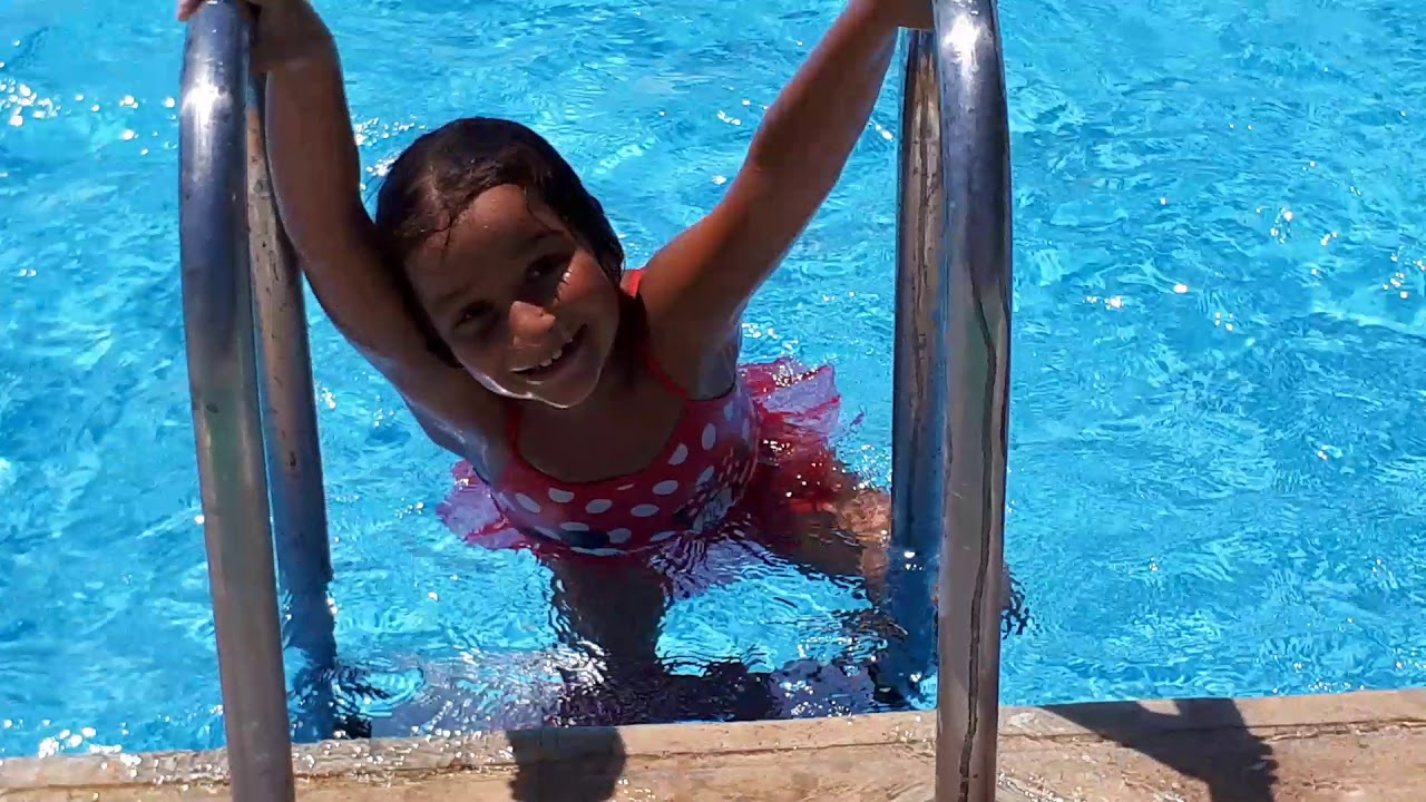 Havuz keyfi - YouTube