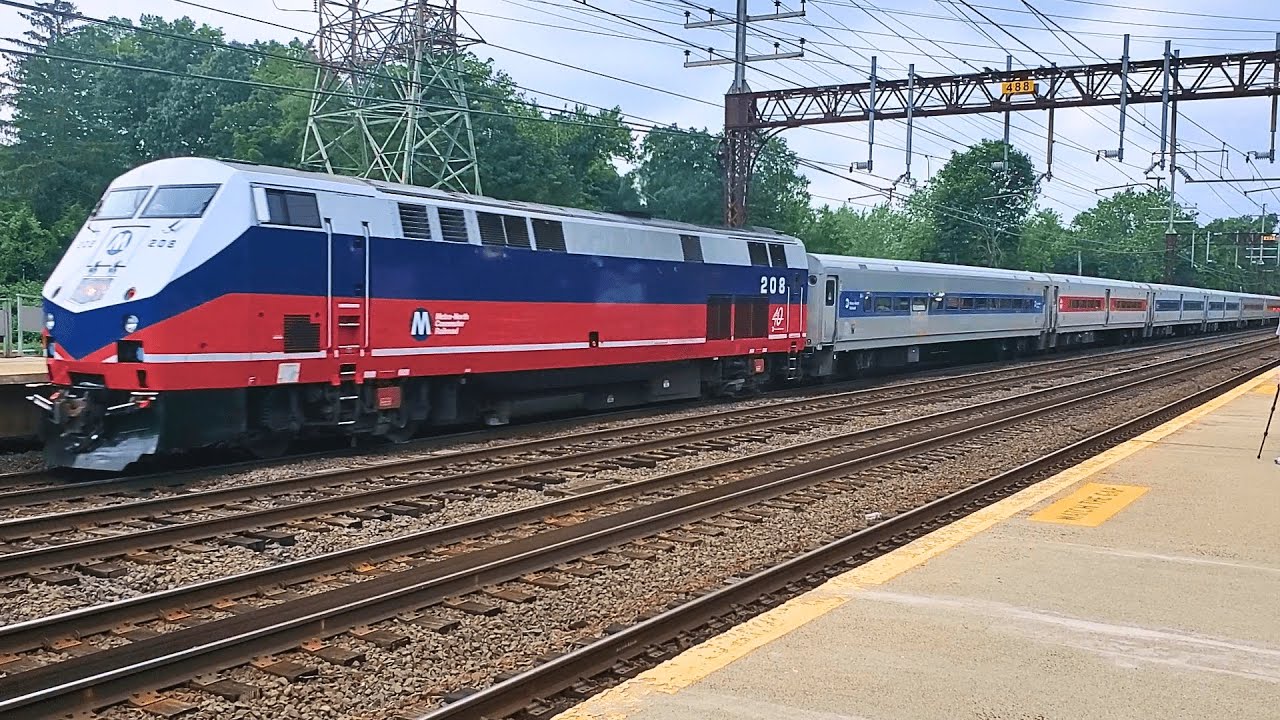 RARE! MNCR 208 "Beach Ball' arrives & leaves Rowayton, CT - YouTube