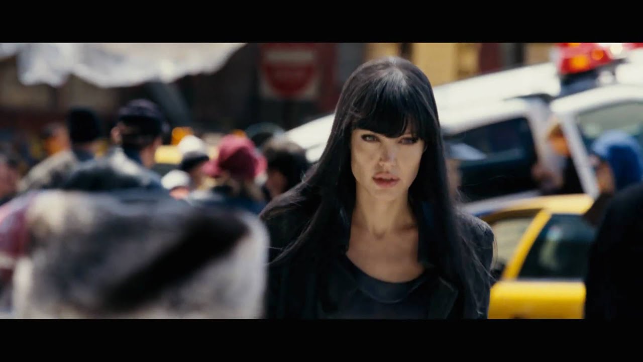 Salt - il nuovo trailer ufficiale italiano in HD - YouTube