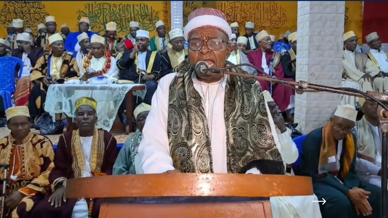 DEMBENI MBADJINI : MADJILISS de Mohamed Abdou Ibouroi alias DIRÉ et Charianty Hamada Ali - YouTube