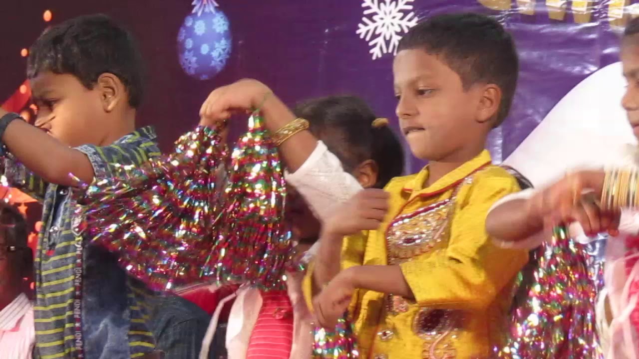 JINGLE BELLS KIDS CHRISTMAS DANCE - YouTube