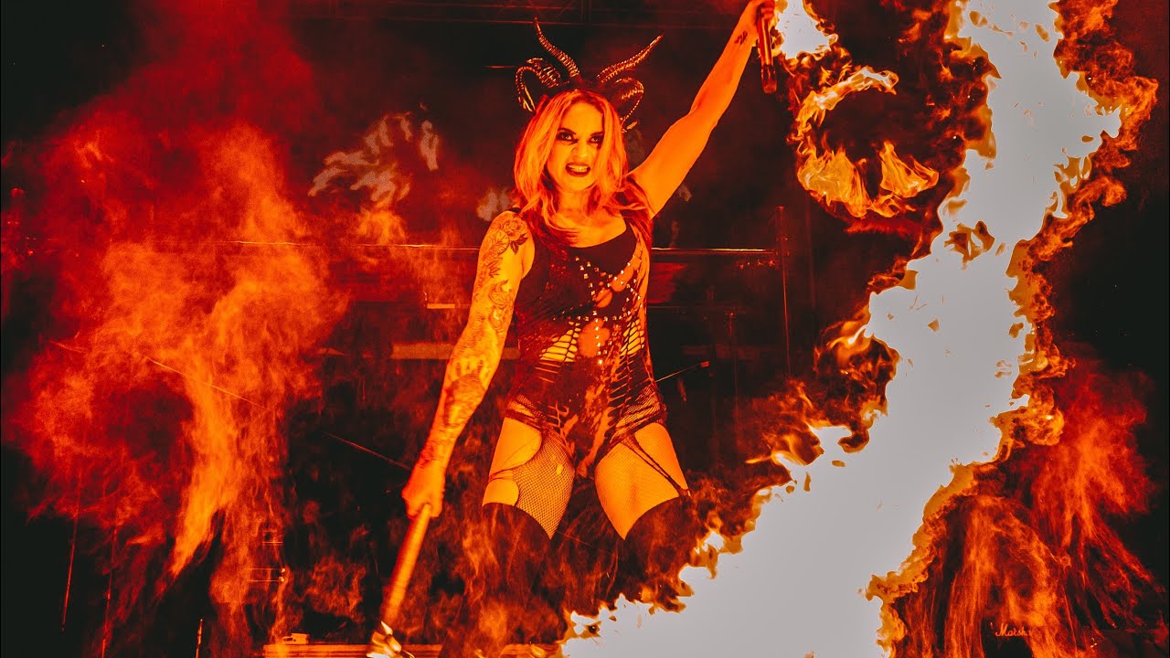 Cherry Bombs Macabarét Tour 2021-2022 - YouTube