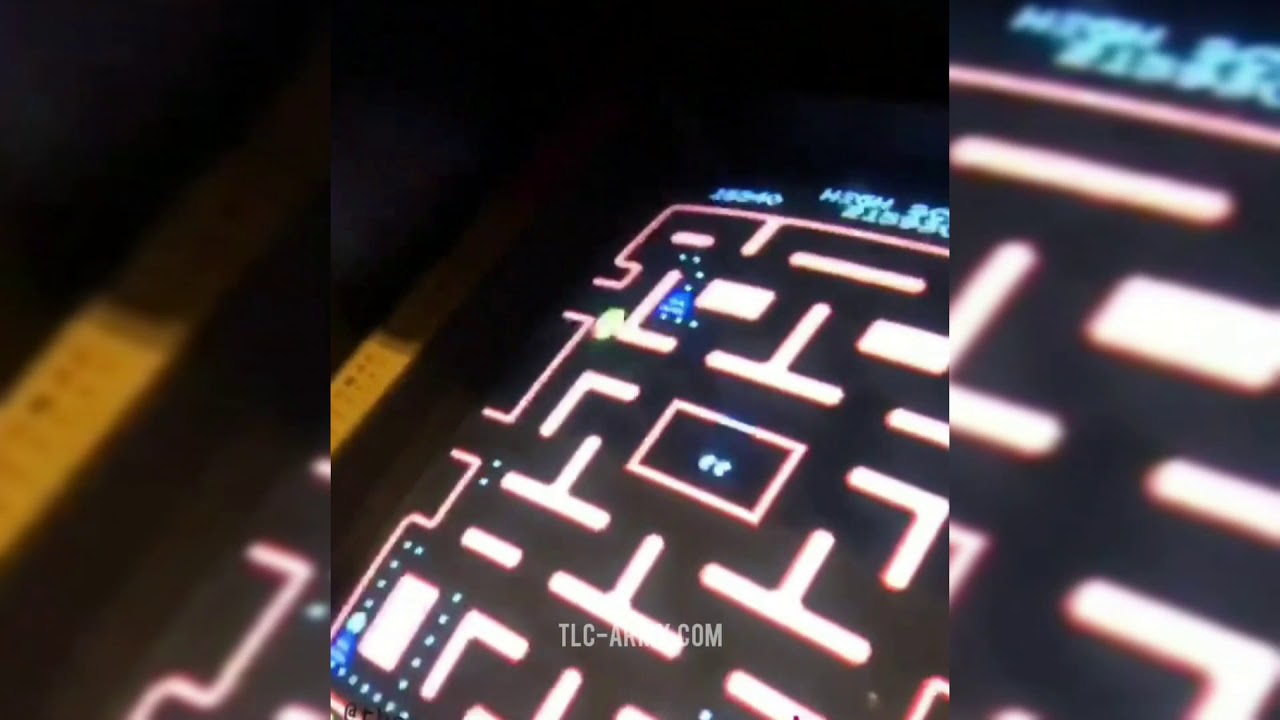T-Boz of TLC Sports New Fuscia Hairstyle Playing PacMan at TLC Show ...