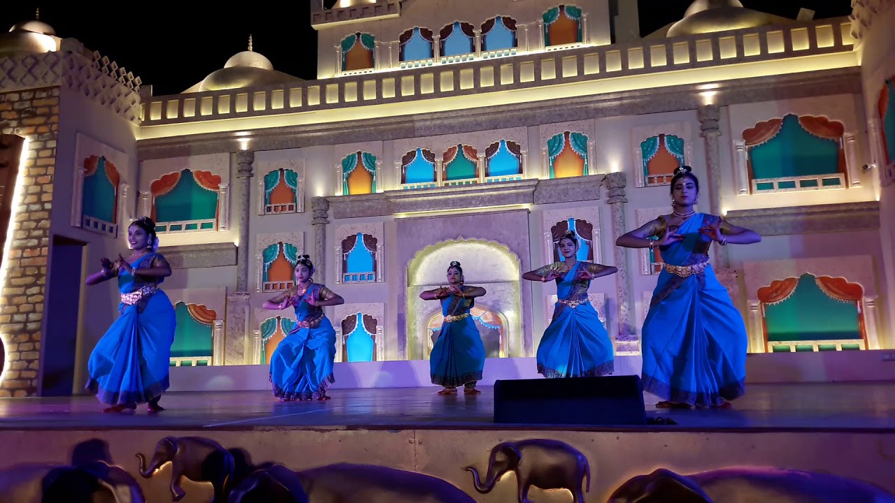 Pavi's @ Global Village December 2018 - YouTube