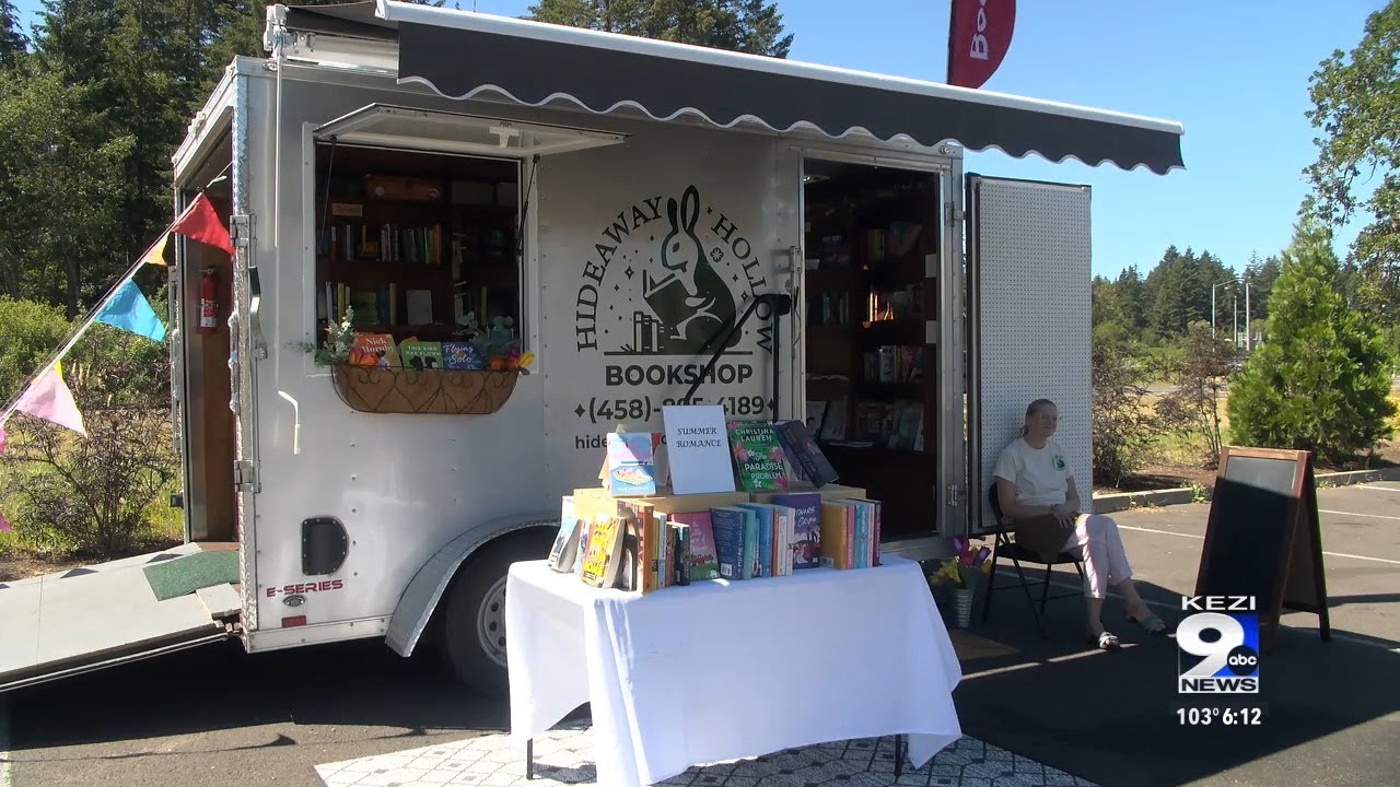Mobile bookstore joins Veneta community - YouTube