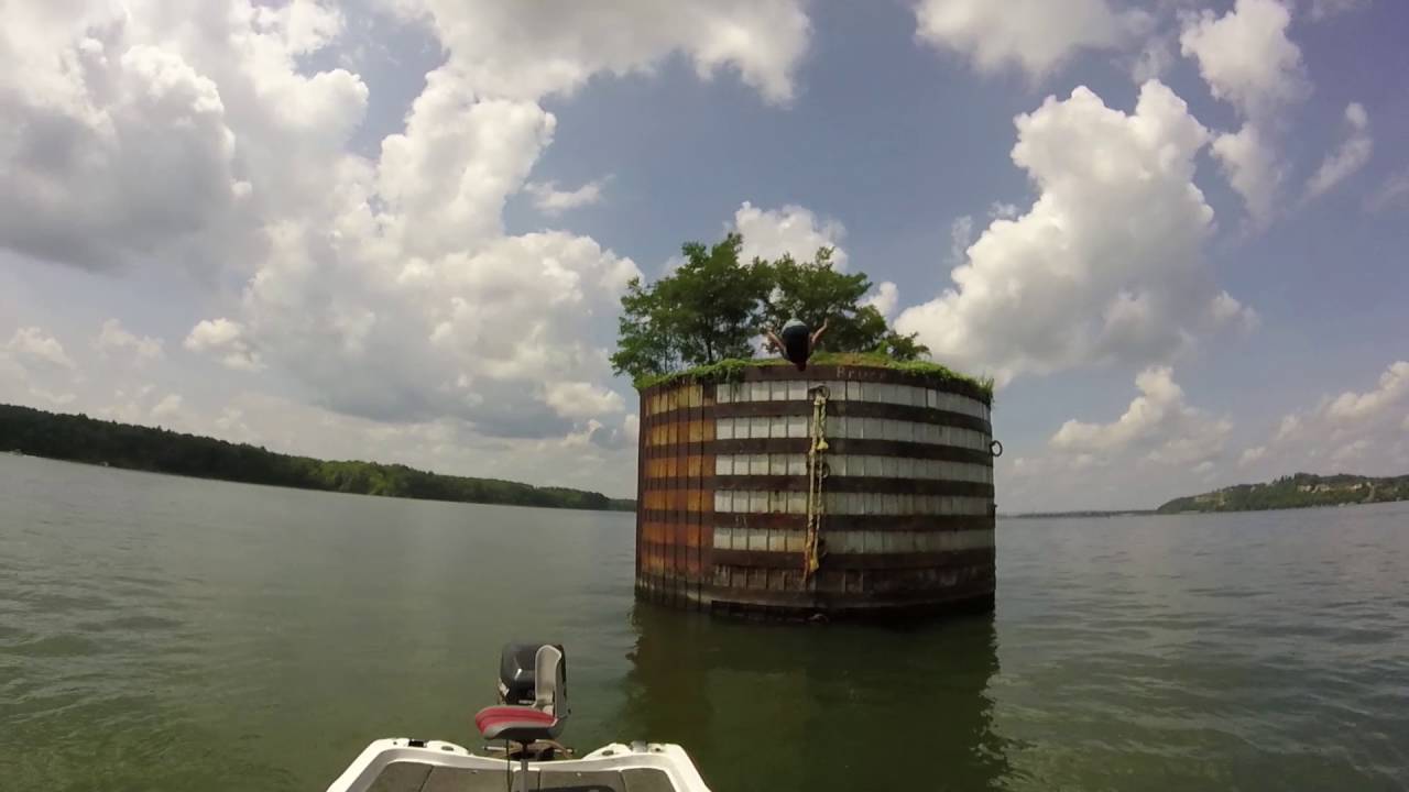 Jumping off a barge tie - YouTube