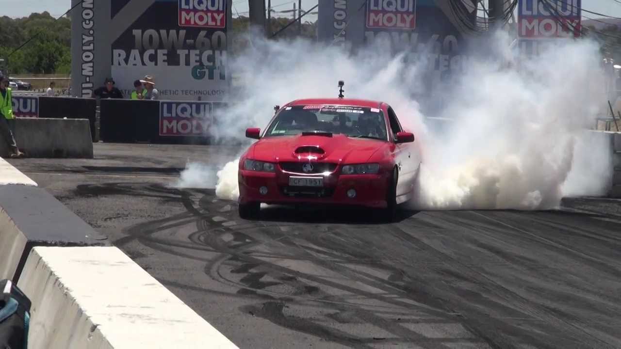 Summernats 27 - Red Commodore - YouTube