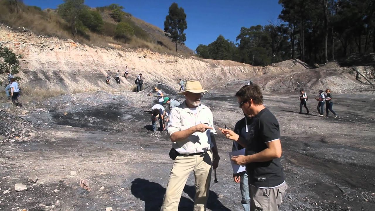 Palaeobiology at Dinmore quarry - YouTube