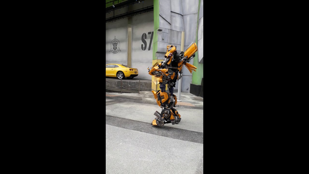 Transformer Bumble Bee Dance - YouTube