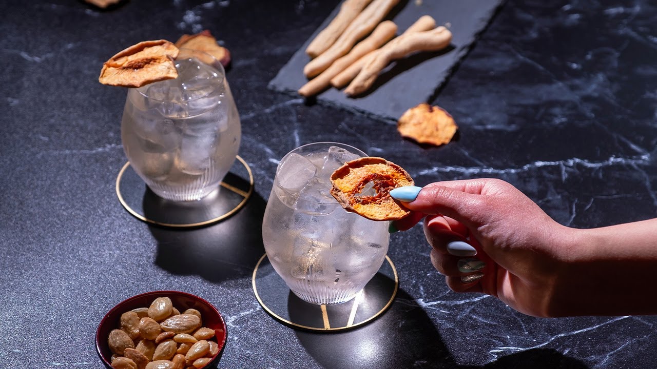 How to make Shaker & Spoon's Just Peachy cocktail - YouTube