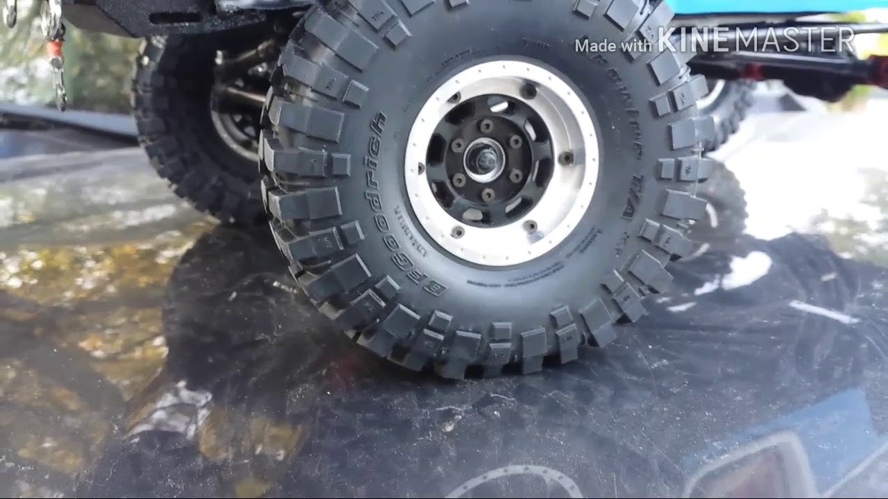 Proline bronco body on scx10 ii - YouTube