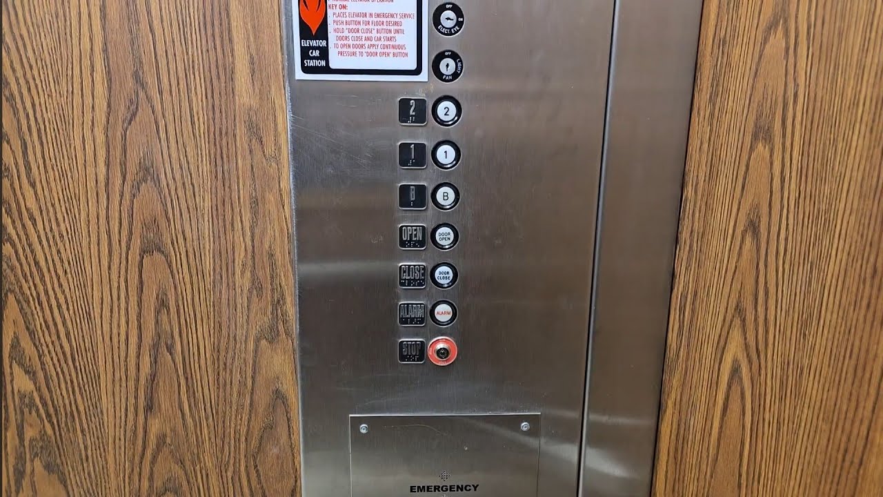 Schumacher Hydraulic Elevator @ Meredith Hall - Drake University - Des ...